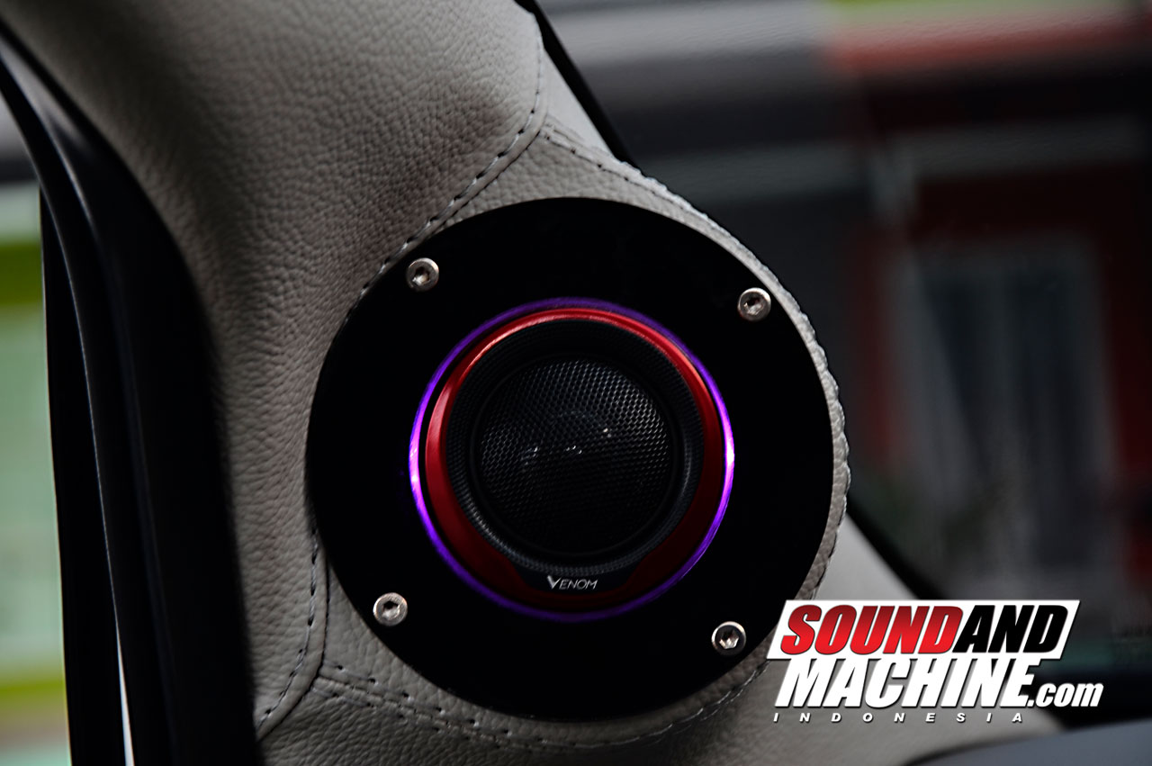 AUDIO MOBIl SQL UNTUK RASAKAN MUSIK BERAGAM ALIRAN