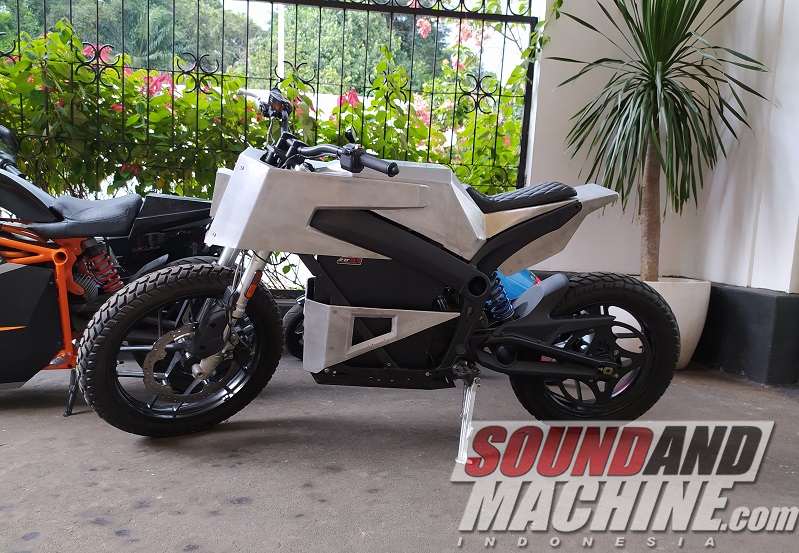 Deretan Motor Listrik Modifikasi Tampil di Kebun Raya Challenge 75K